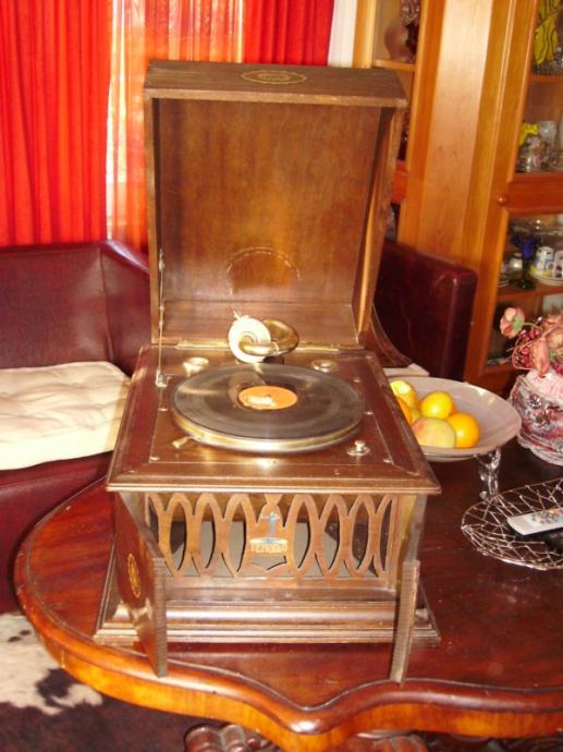 originalni stari gramofon