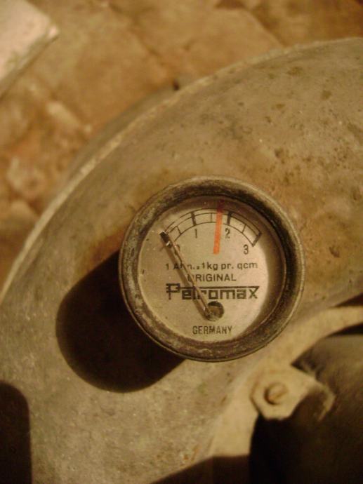 ANTIKNI STARI RIBARSKI FERAL PETROMAX PETROLEJ fenjer LAMPION mesing