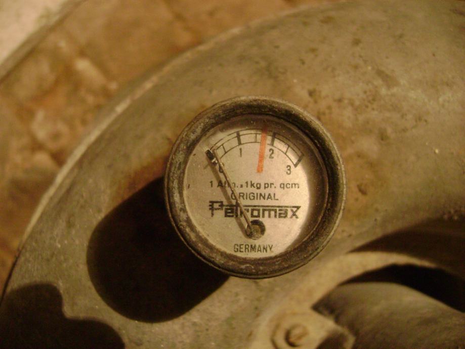 ANTIKNI STARI RIBARSKI FERAL PETROMAX PETROLEJ fenjer LAMPION mesing