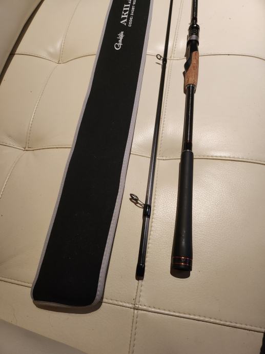 GAMAKATSU AKILAS 90XH 270cm FEASTACTION 15-60 fuji oprema