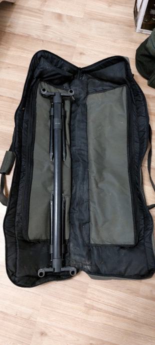 Prodajem fox rod pod!