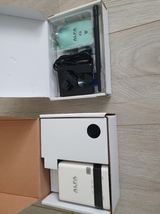 Alfa R36 3G wifi router + Alfa AWUS036NH kartica
