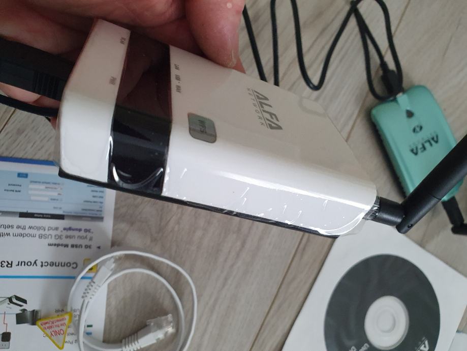 Alfa R36 3G wifi router + Alfa AWUS036NH kartica