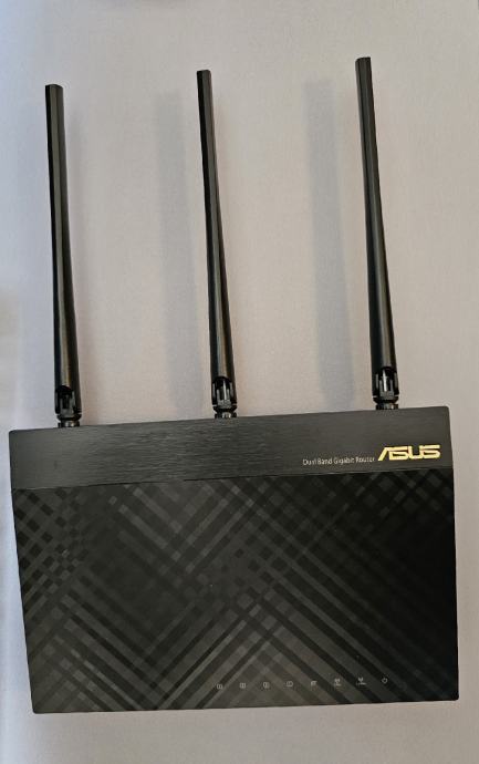Asus RT-AC66U B1 WIFI router switch