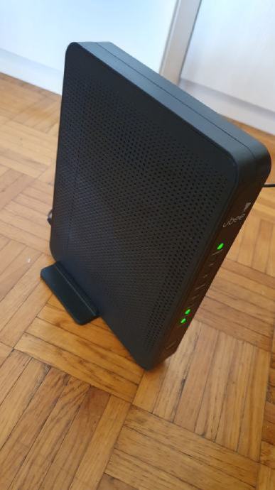 Bežični gigabitni ruter Ubee EVW32C