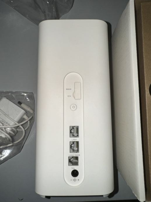 Huawei B818 Router CAT19 na Sim-kartice