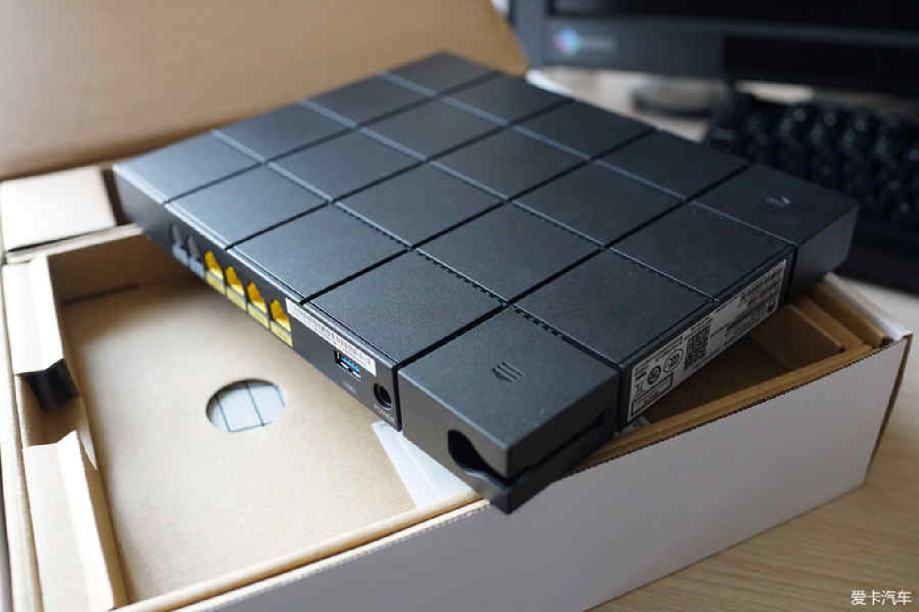 Huawei HN8245Q FTTH Optički router