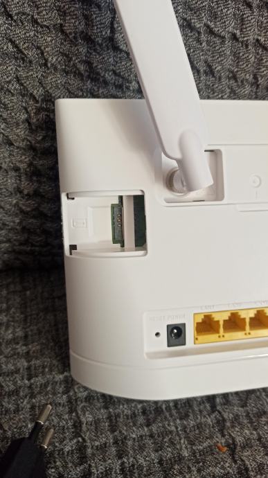 Huawei pokućni modem A1 Vip Tomato