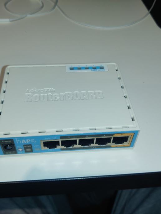 Mikrotik hAP ac lite RB952Ui-5ac2nD