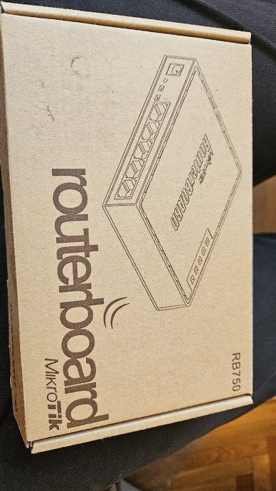 Mikrotik Routerboard 750
