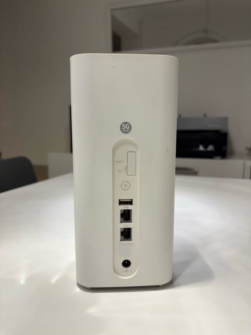 Router Huawei B818-260, extenderi, kablovi...