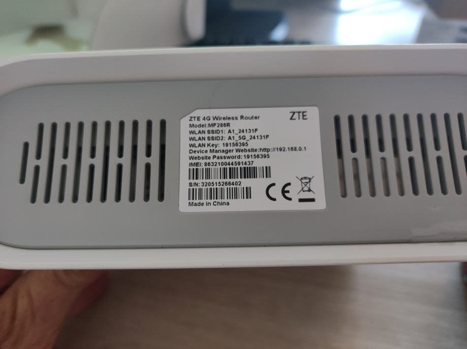 Router ZTE MF286R (Cat6)