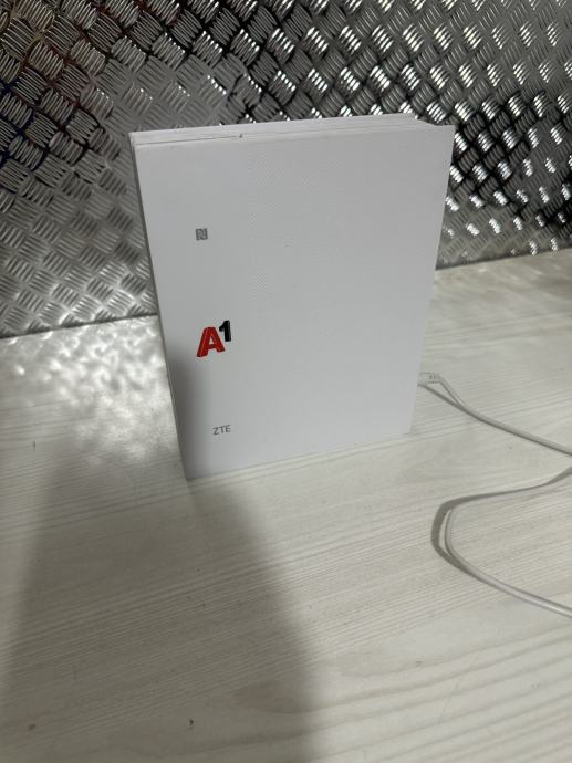 Router ZTE MF297D,sve mreze,4G,sim kartica,adapter,hotspot,wi-fi