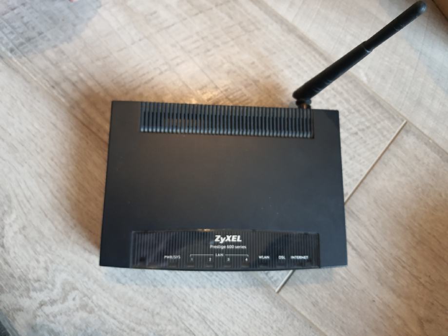 Router ZyXel P-660HW-T3 (ADSL, 4x 100Mbps LAN, 802.11g)