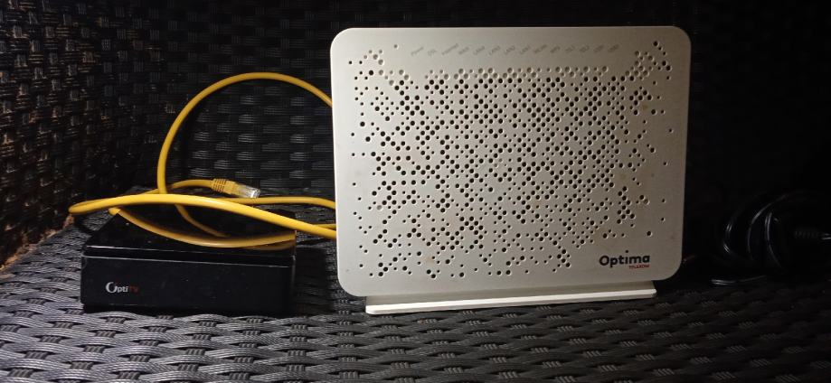 2 rutera MODEM za TV, kablovi, telefon