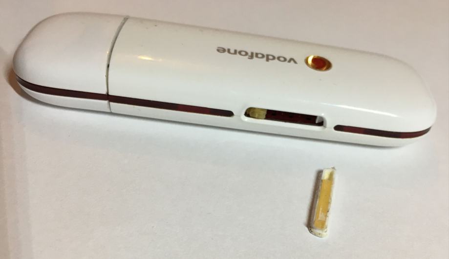 VIP A1 mobilni internet USB stick modem Huawei K3520