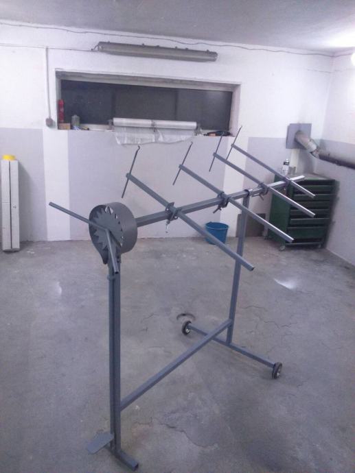 Stalak za lakiranje auto djelova