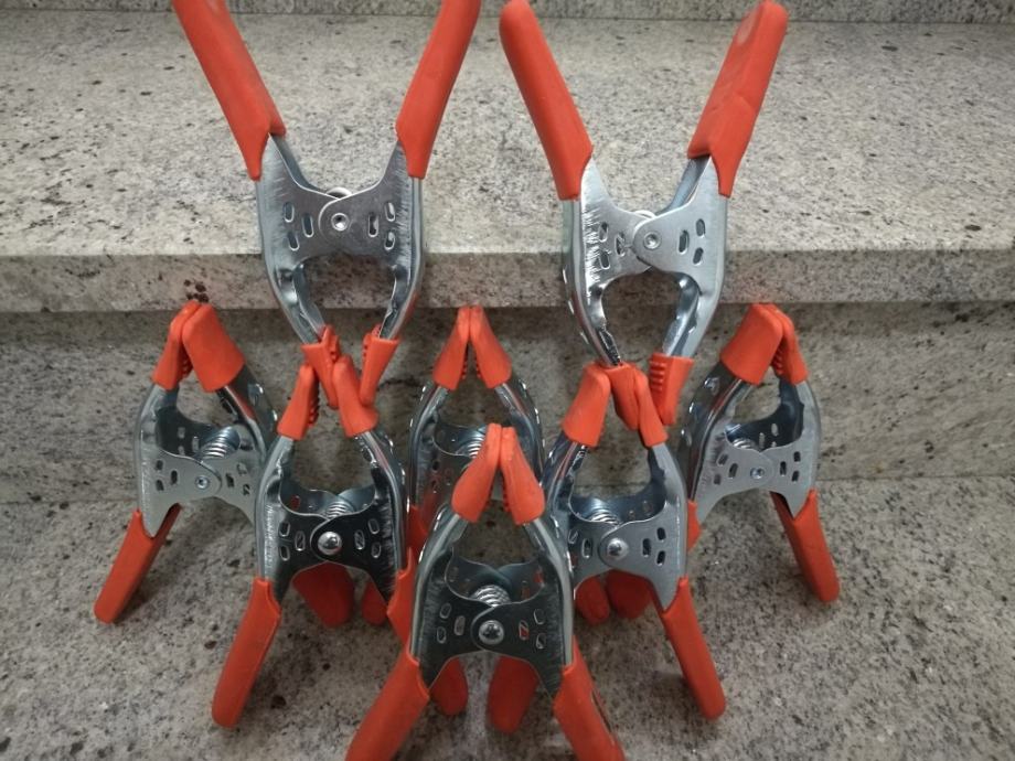 Snažne metalne štipaljke