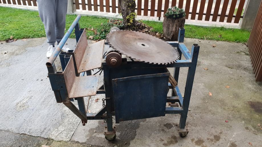 Cirkular za rezanje drva