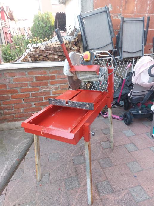 Rezač za betonske opločnike