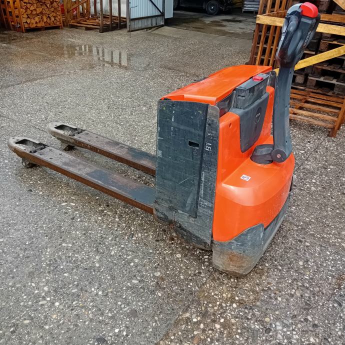 Električni viličar LWE 180 niskopodizni Toyota