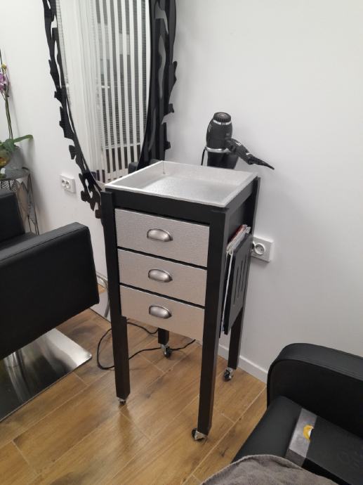 Oprema za frizerski salon