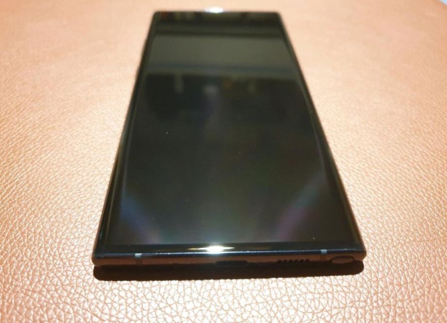 Note 10+ kao nov kutija papiri