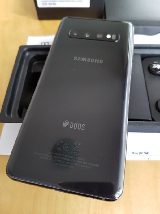Samsung s10 gotovo nov. Spigen maskica