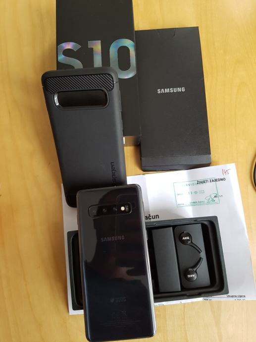 Samsung s10 gotovo nov. Spigen maskica