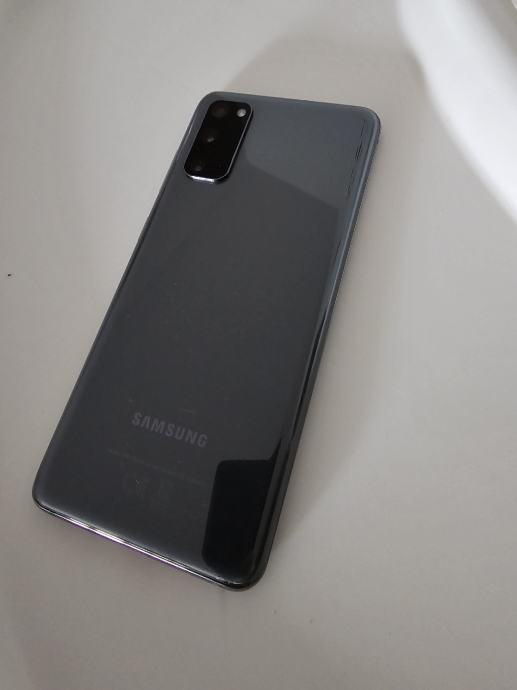 Samsung Galaxy S20 + 3 maskice, prodajem