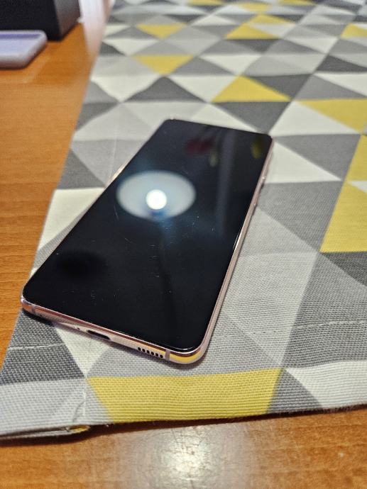 Samsung S21 rozi - Split