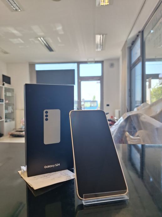 Samsung Galaxy S24 8/256GB, GARANCIJA, R1 račun!