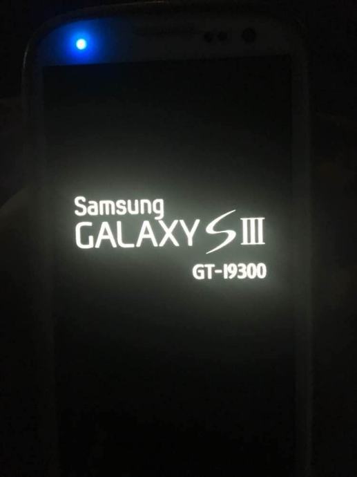 SAMSUNG Galaxy S3 GT-19300
