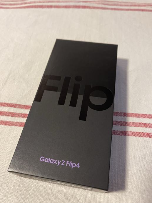 Samsung Galaxy Z Flip 4