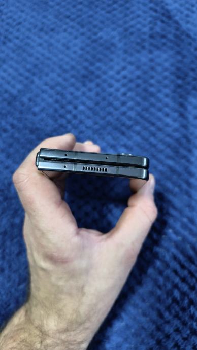 Samsung Galaxy Z Fold 5