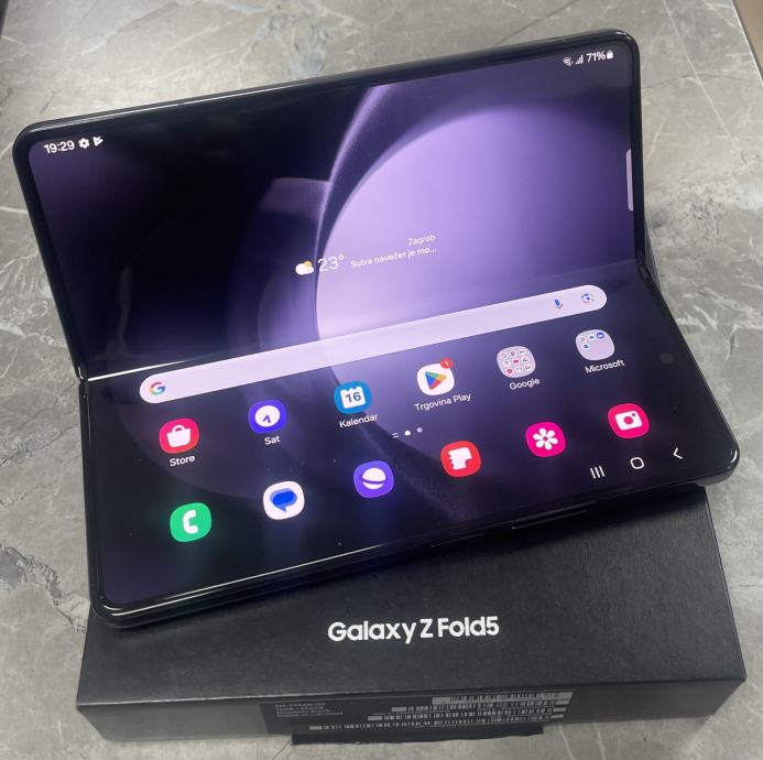 Samsung Galaxy Z fold 5 256gb