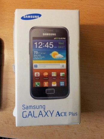 Samsung Galaxy Ace Plus GT-S7500