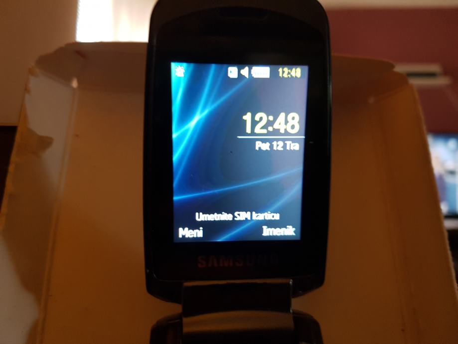 Samsung GT-S5510 je u odličnom stanju na sve mreže,crni preklopni!!!!!