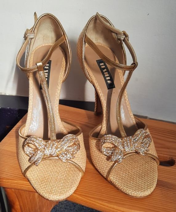 Guliver zlatne sandale 37