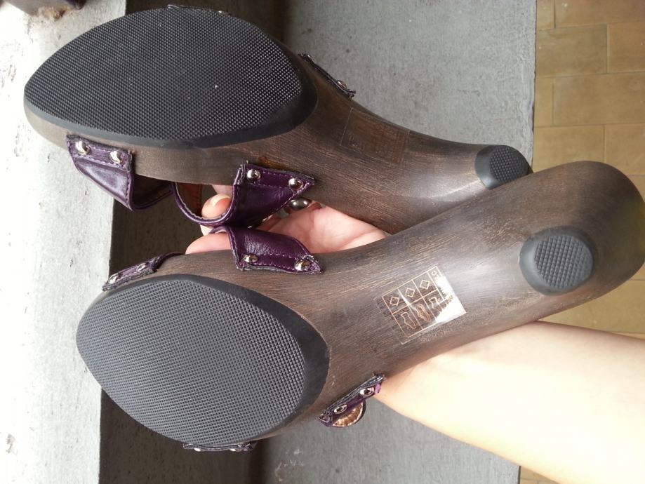 Nikad nosene ljubicaste drvene sandale broj 39