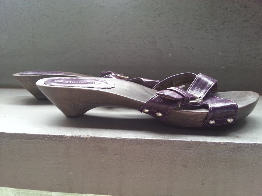 Nikad nosene ljubicaste drvene sandale broj 39