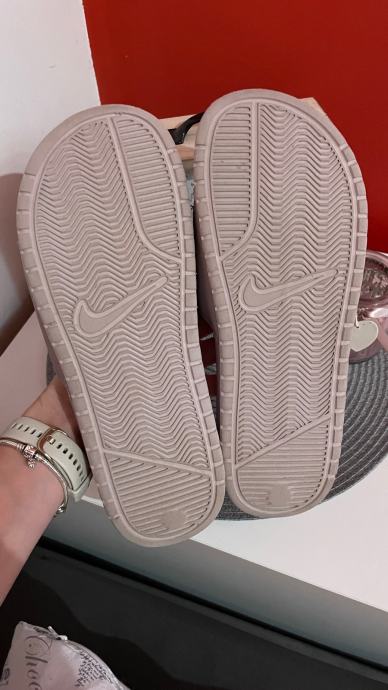 Nike Benassi natikače pink, broj 42