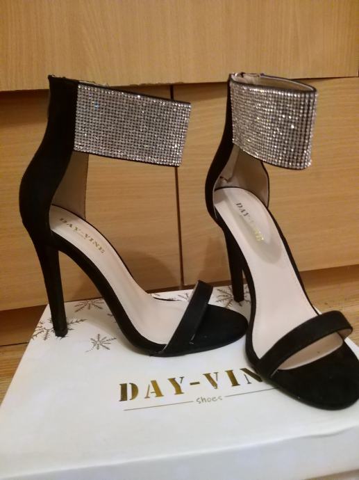 Predivne svecane sandale