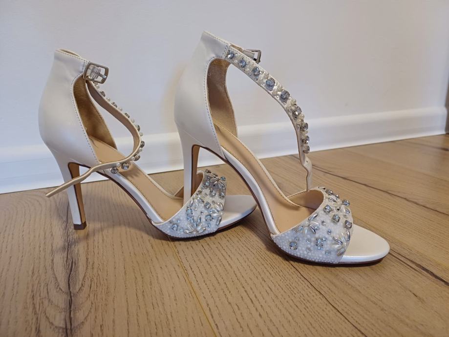 Svečane sandale na petu