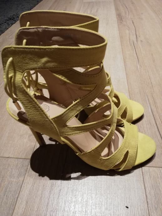 Žute sandale na petu