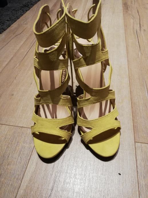 Žute sandale na petu