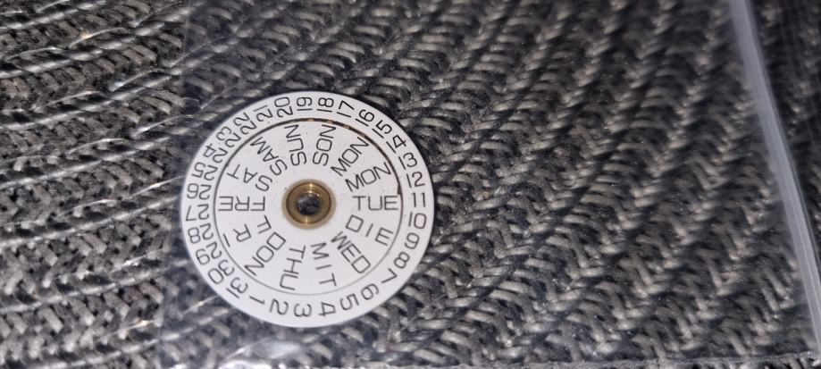 ETA 2836- 2 Day + Date Disc + Day indicator spring-clip