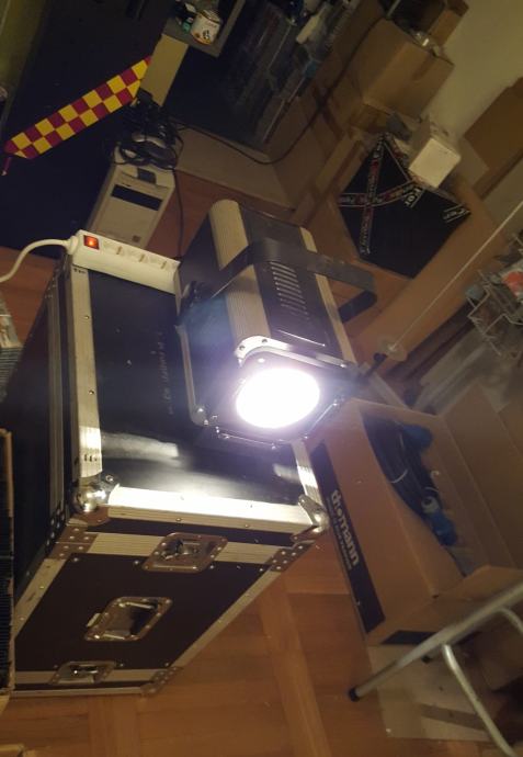 Fresnel 1KW, Theatre spot 1000, toplo bijelo svijetlo za fronte