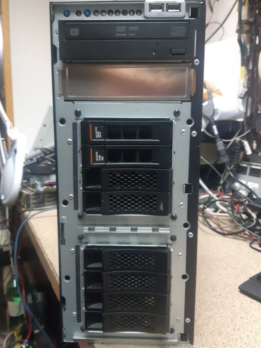 IBM System x3300 M4 7382-AC1 2x Six-Core E5-2470 192GB M5110 HDD 600GB