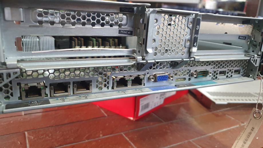 Server Lenovo x3650 M3, 600GB HDD, 48GB RAM, 12 core, 2x 675W AC